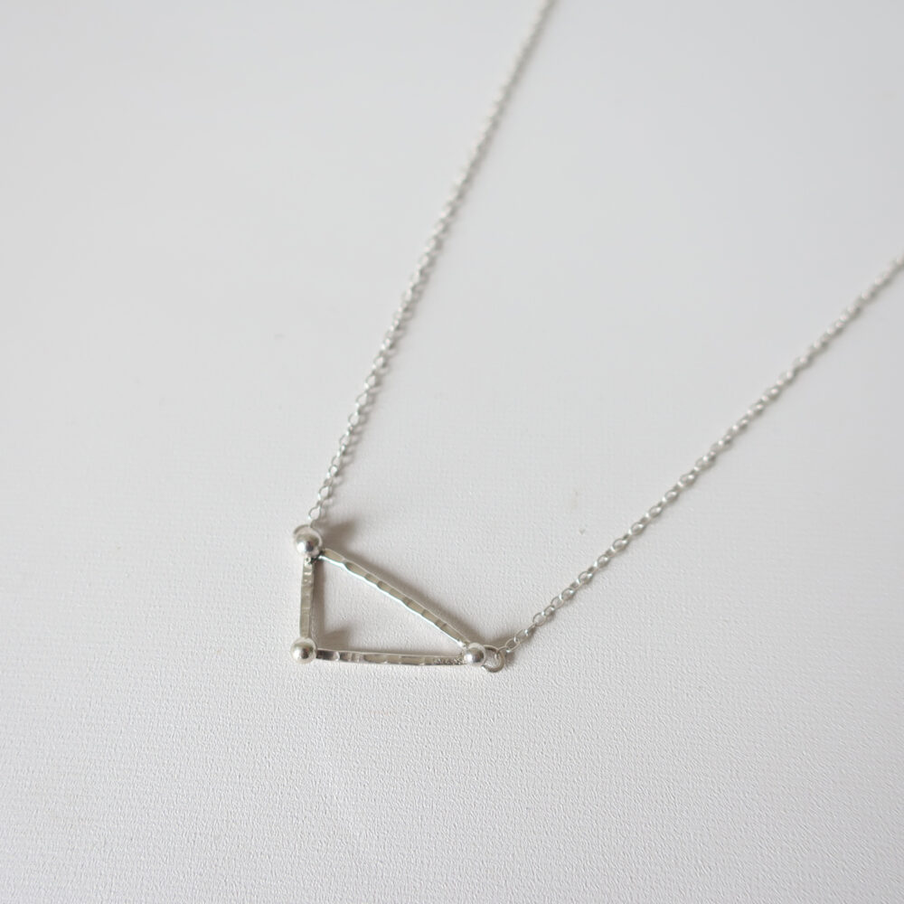 サンカクセイザネックレス - chabbit co.,ltd